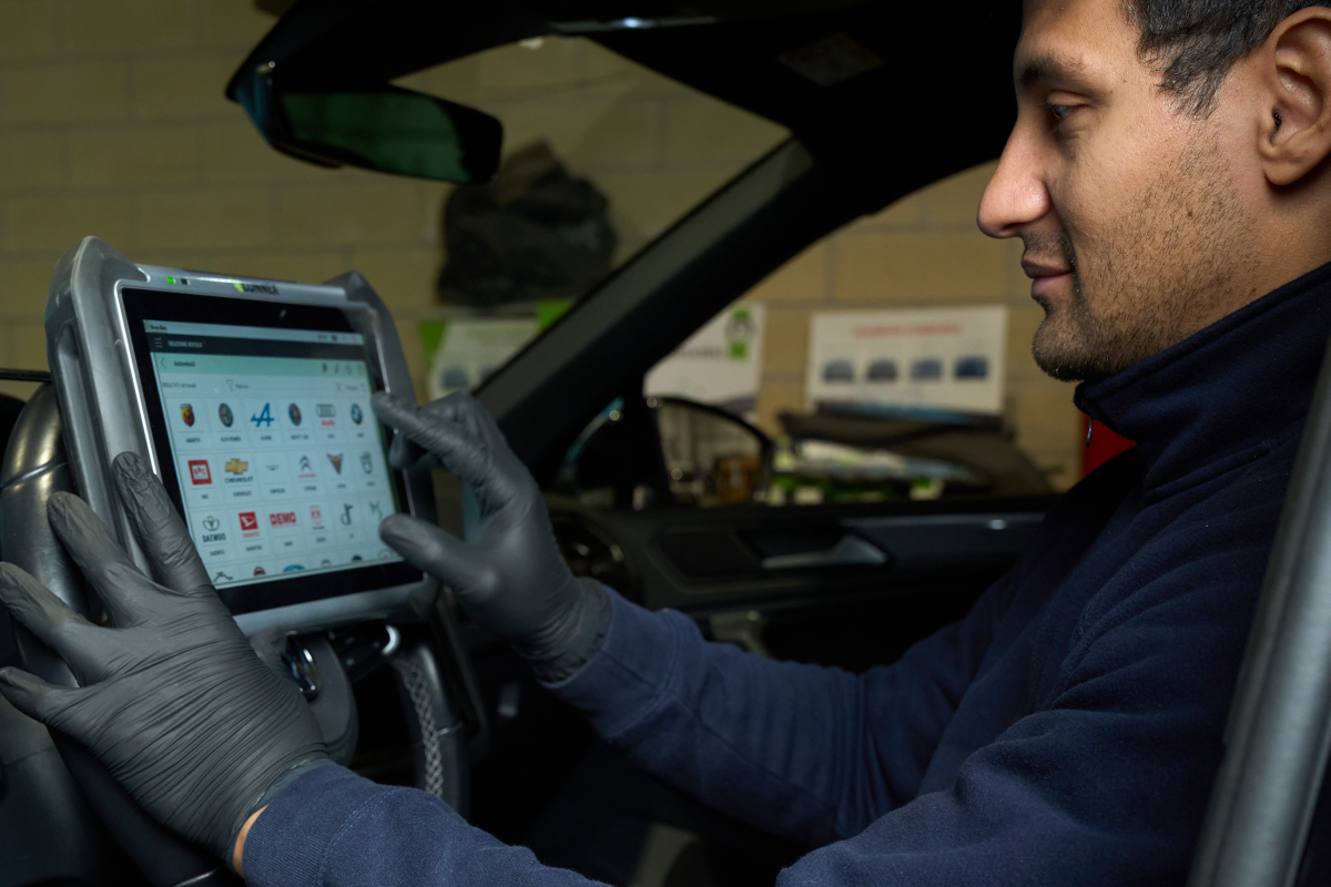Sistemi ADAS auto: cosa sono e come funzionano | VetroCar Sistemi ADAS auto: cosa sono e come funzionano | VetroCar
